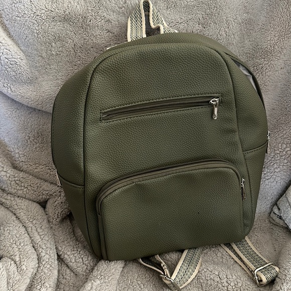 thirty-one | Bags | Thirty One Backpack Olive | Poshmark